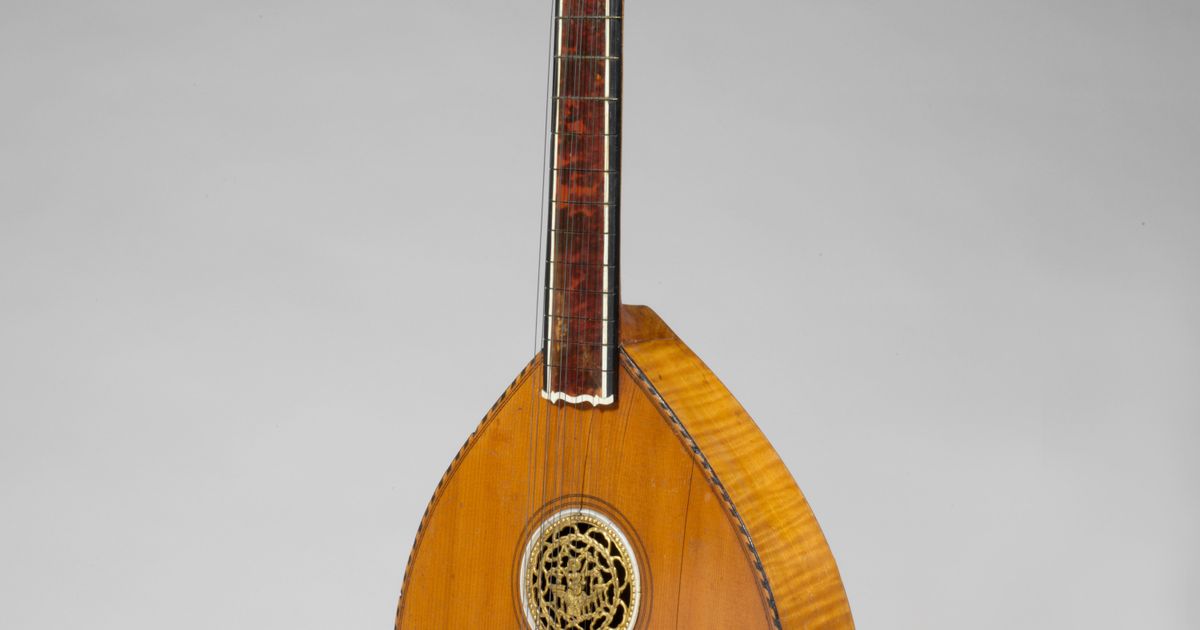 Английская гитара на волне моды. Большая российская энциклопедия